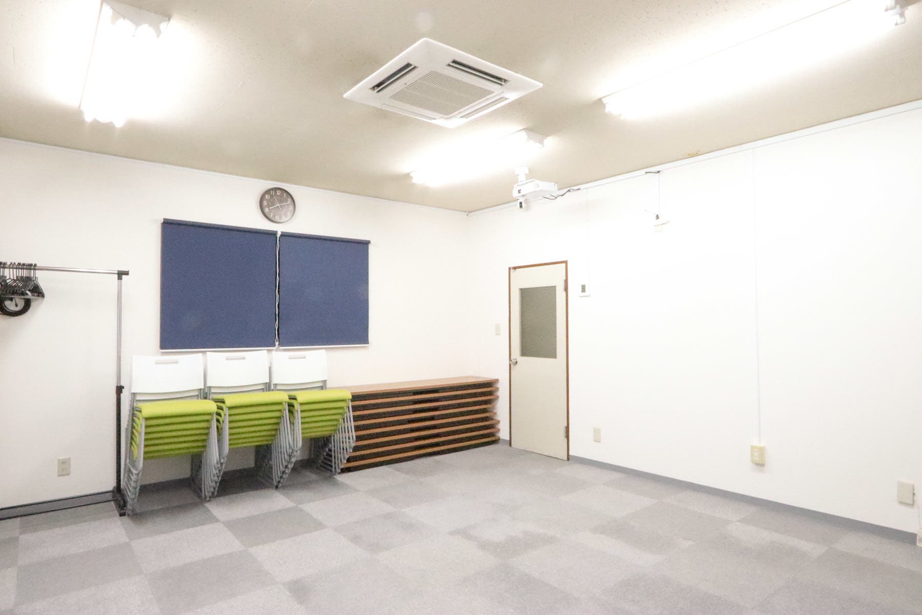 【新宿西口徒歩1分！オフィスビル！同規模で最安！24名】土足可！プロジェクター・WiFi無料！ふれあい貸し会議室 新宿No39の写真25