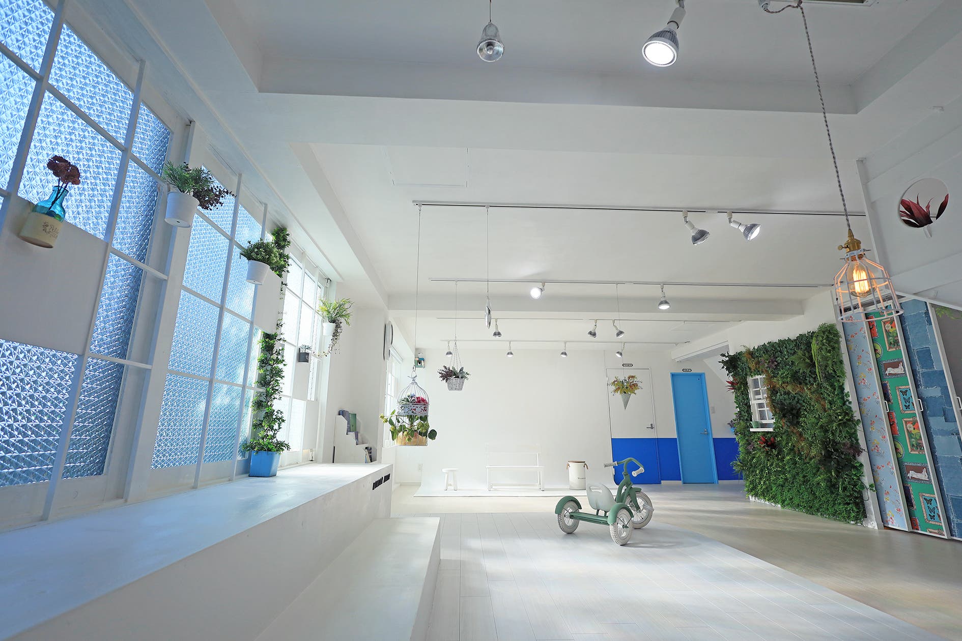 もうレンタルフォトスタジオ選びで悩まないでください☆誰でも綺麗な写真が撮れる工夫がいっぱいのワンダーヒュッテですべて解決！の写真21