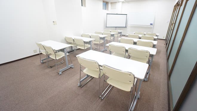 <豊橋駅前 TB1F-C会議室>完全個室✨24名収容/高速Wi-Fi/プロジェクター無料!セミナー/研修/会議の写真1