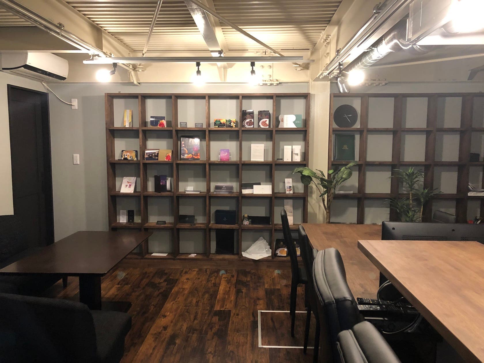 BAR・カフェ風のオシャレな雰囲気 平日1h1,200円～土日祝1h2,500円　ゴミ捨て・おもちゃ完備（有料）の写真5