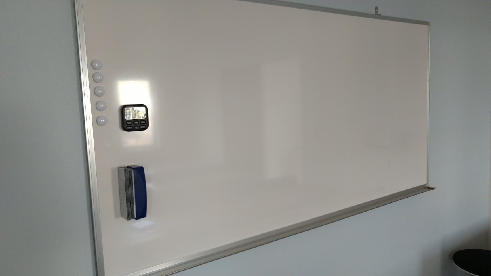 柏たなか駅から徒歩６分の１５人収容可、Wi-Fi・プリンター完備、絨毯で足元快適会議室！の写真9