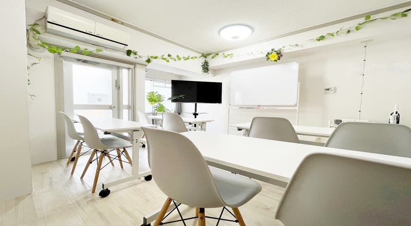 ⭐️新大阪駅２分！アパホテル前で迷わない⭐️【無料】高速Wi-Fi＆大画面モニター＆プロジェクター●12名●アサンブレ新大阪