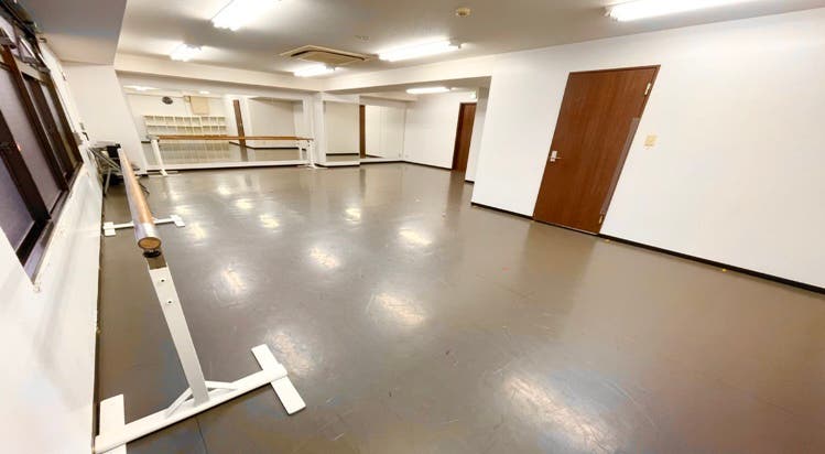 【YTJ奈良スタジオ】大和西大寺駅から徒歩2分・鏡張りのダンスやレッスンに最適なスタジオです