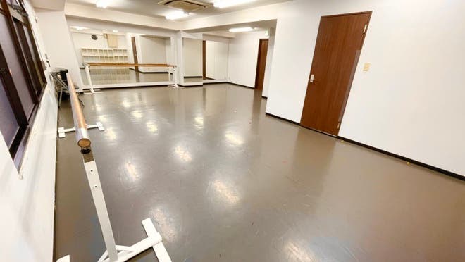【YTJ奈良スタジオ】大和西大寺駅から徒歩2分・鏡張りのダンスやレッスンに最適なスタジオですの写真1