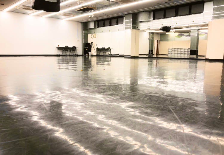 【YTJ藤沢スタジオ】JR藤沢駅から徒歩6分・鏡張りのダンスやレッスンに最適なスタジオですの写真3