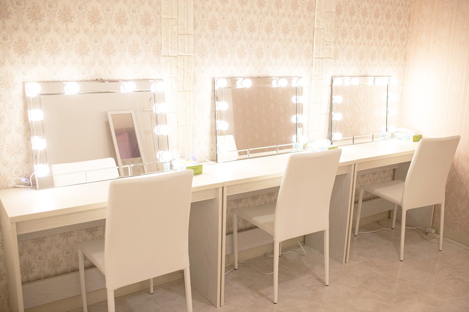 〈沖縄県宜野湾〉天井高270cm72平米の広々とした撮影エリアを３スペース備えた洋風フォトスタジオの写真15