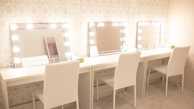 〈沖縄県宜野湾〉天井高270cm72平米の広々とした撮影エリアを3スペース備えた洋風フォトスタジオの写真15