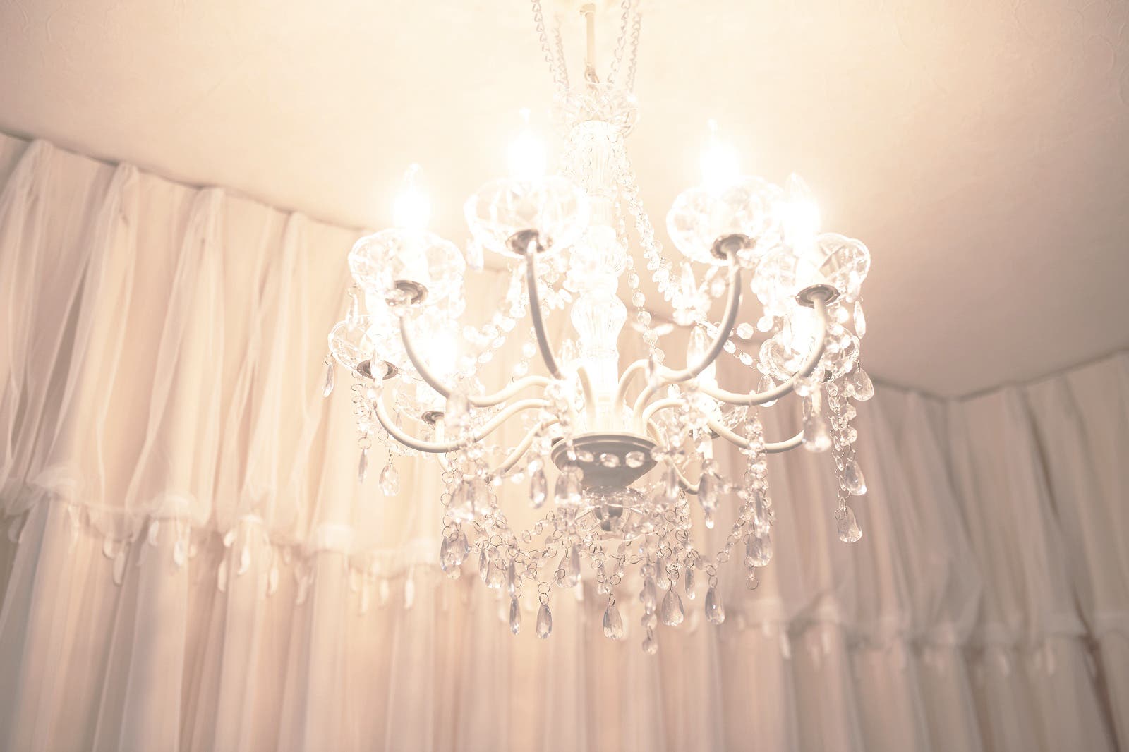 〈沖縄県宜野湾〉天井高270cm72平米の広々とした撮影エリアを３スペース備えた洋風フォトスタジオの写真6