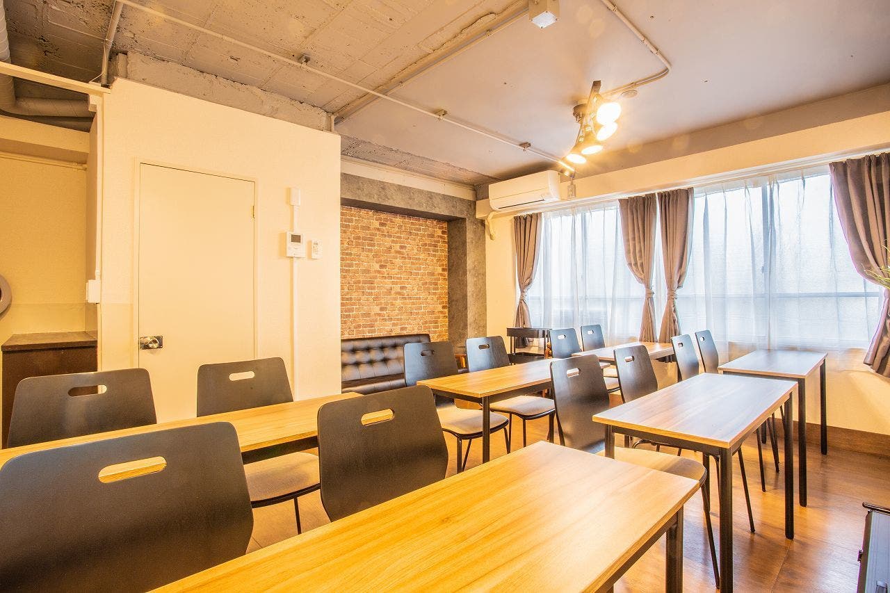 【高田馬場駅3分！16名利用可！】綺麗な室内！WiFi・プロジェクター・ホワイトボード全て無料！ふれあい貸し会議室 高田馬場Dの写真2