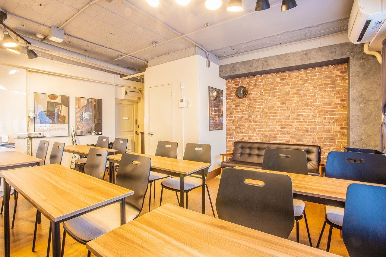 【高田馬場駅3分！16名利用可！】綺麗な室内！WiFi・プロジェクター・ホワイトボード全て無料！ふれあい貸し会議室 高田馬場Dの写真3