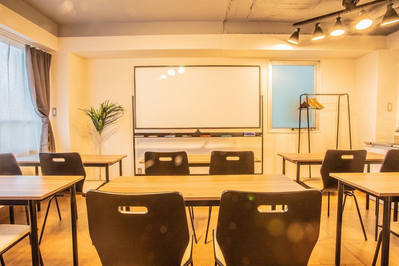 【高田馬場駅3分！16名利用可！】綺麗な室内！WiFi・プロジェクター・ホワイトボード全て無料！ふれあい貸し会議室 高田馬場Dの写真7