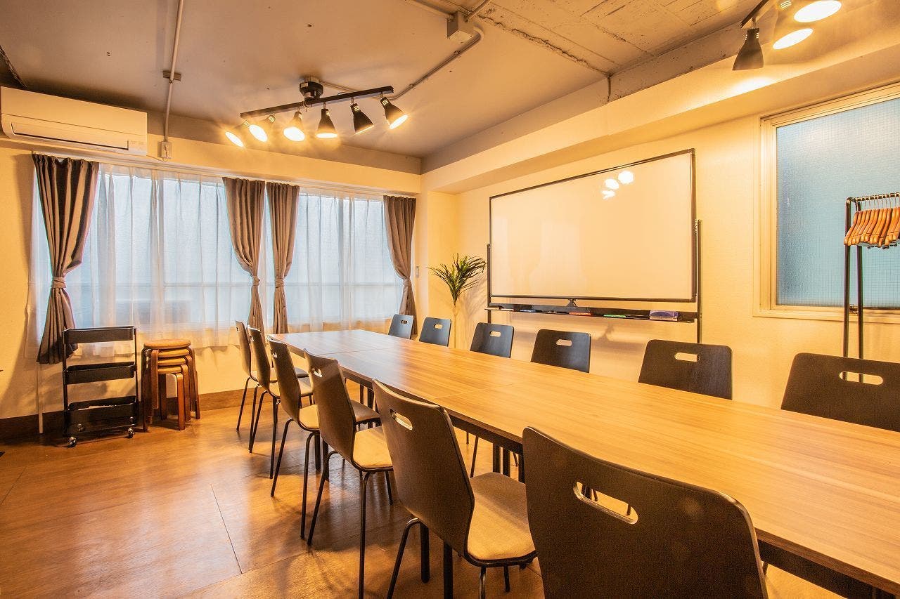 【高田馬場駅3分！16名利用可！】綺麗な室内！WiFi・プロジェクター・ホワイトボード全て無料！ふれあい貸し会議室 高田馬場Dの写真8