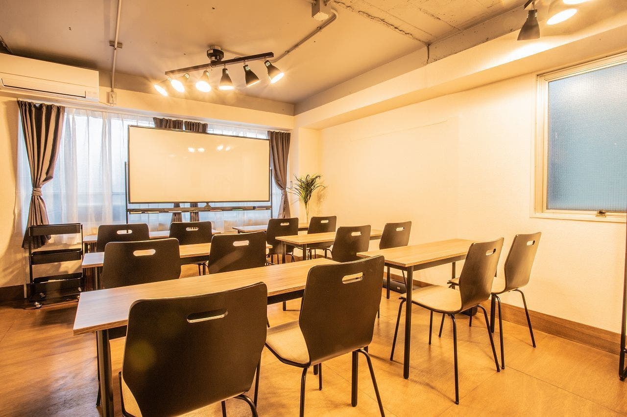 【高田馬場駅3分！16名利用可！】綺麗な室内！WiFi・プロジェクター・ホワイトボード全て無料！ふれあい貸し会議室 高田馬場Dの写真9