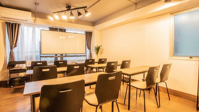 【高田馬場駅3分!16名利用可!】綺麗な室内!WiFi・プロジェクター・ホワイトボード全て無料!ふれあい貸し会議室 高田馬場Dの写真9