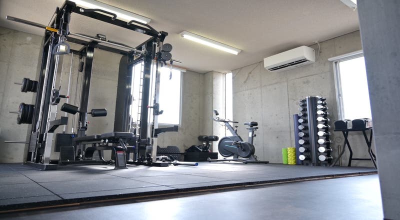 【丹波橋駅徒歩2分】完全個室パーソナルジム HIIT・ヨガ・パーソナルトレーニング・ピラティス