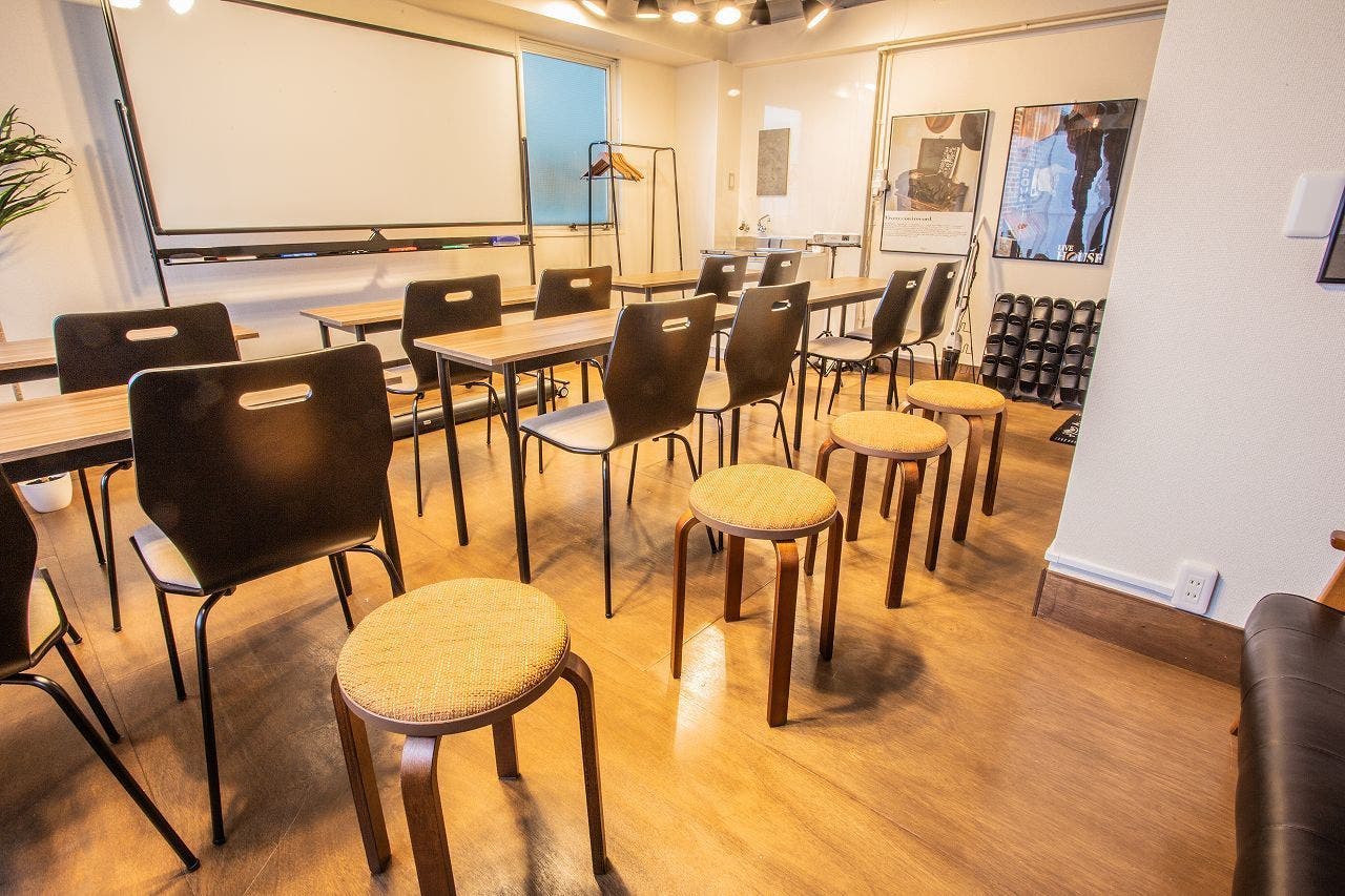 【高田馬場駅3分！16名利用可！】綺麗な室内！WiFi・プロジェクター・ホワイトボード全て無料！ふれあい貸し会議室 高田馬場Dの写真14