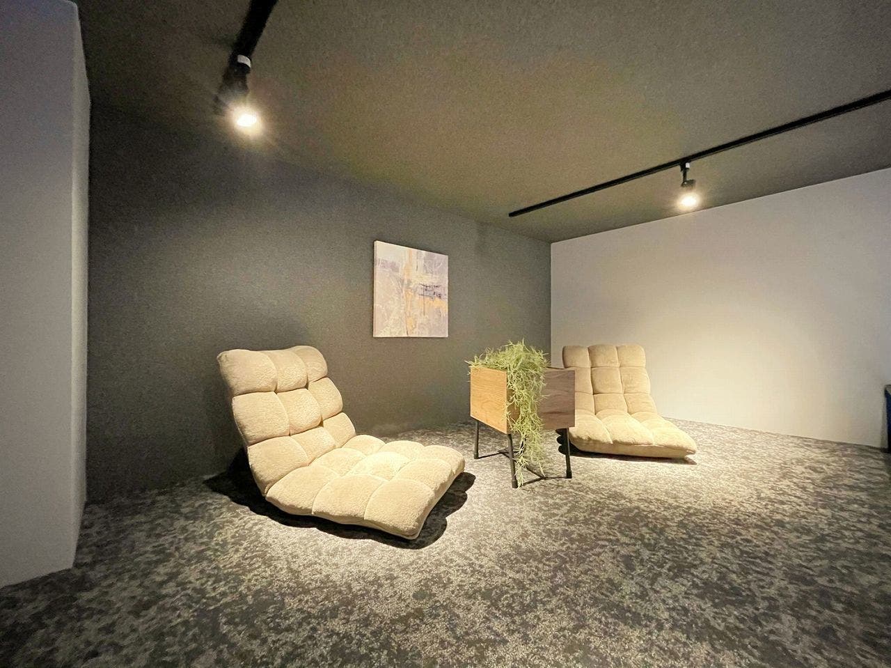 【静岡駅4分！12名利用可】綺麗な完全個室！WiFi・プロジェクター・ホワイトボード全て無料！土足可！ふれあい貸し会議室 静岡Aの写真9