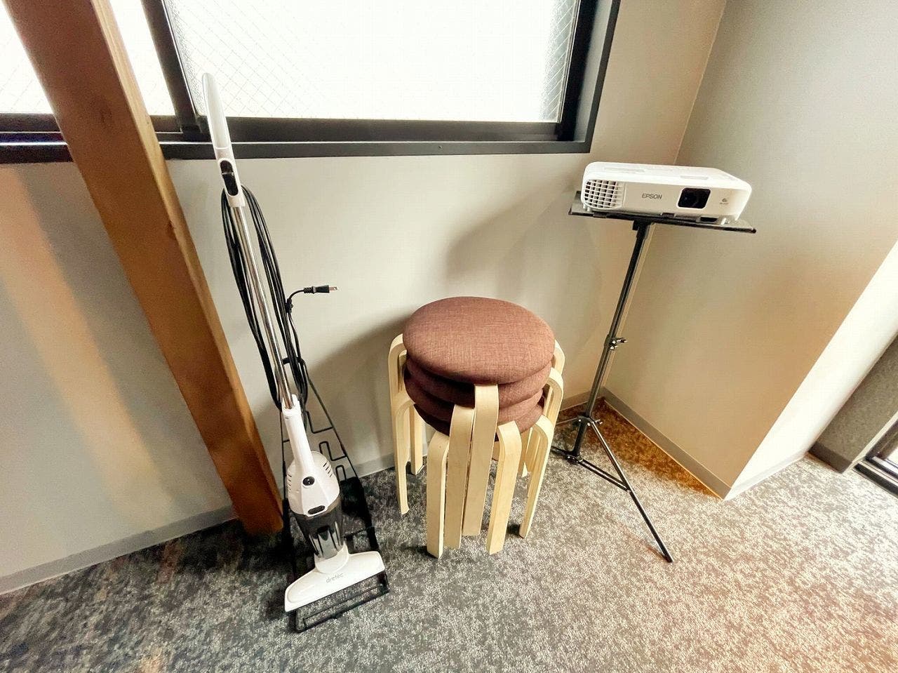 【静岡駅4分！12名利用可】綺麗な完全個室！WiFi・プロジェクター・ホワイトボード全て無料！土足可！ふれあい貸し会議室 静岡Aの写真13