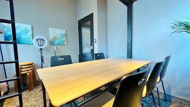 【静岡駅4分!10名利用可】綺麗な完全個室!WiFi・大型モニター・ホワイトボード全て無料!土足可!ふれあい貸し会議室 静岡Bの写真2