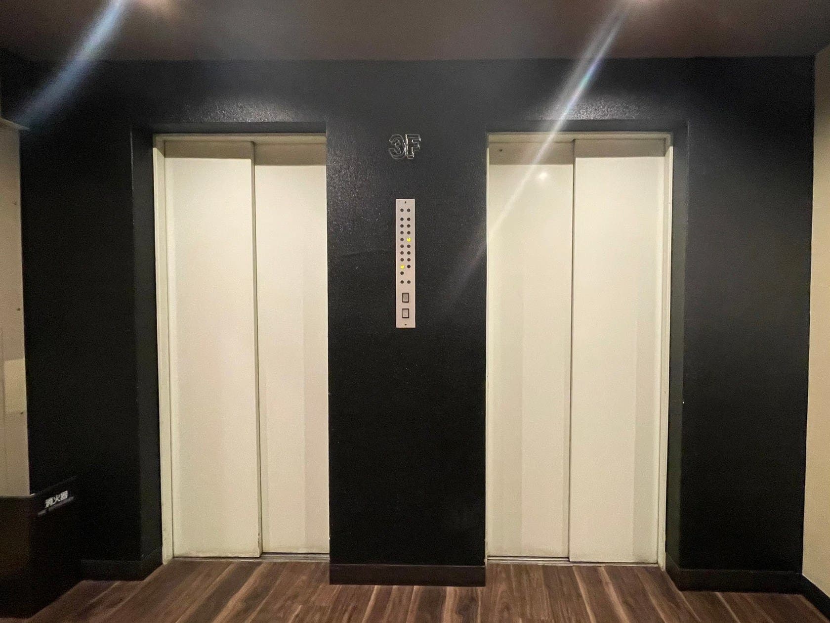 広瀬通 【3階第7会議室】会議・打ち合わせ／TVセット付／Wi-fi・ホワイトボード有り／高機能チェア／8名様用の写真9