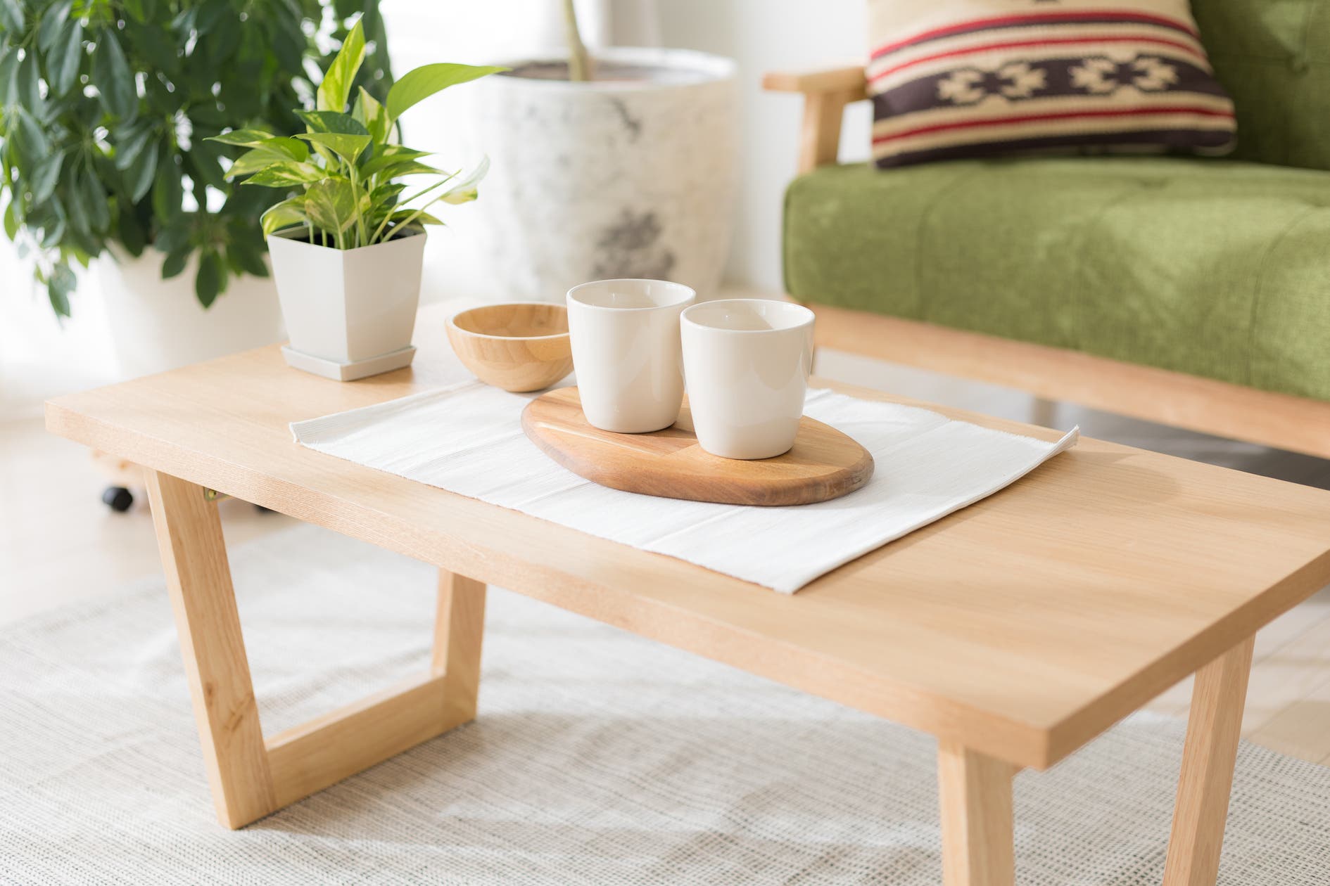 【代々木駅】3分！リーズナブルな自然光の入る白壁撮影スタジオ。家具や観葉植物が豊富でお家時間の再現やヨガ撮影にオススメ！の写真6