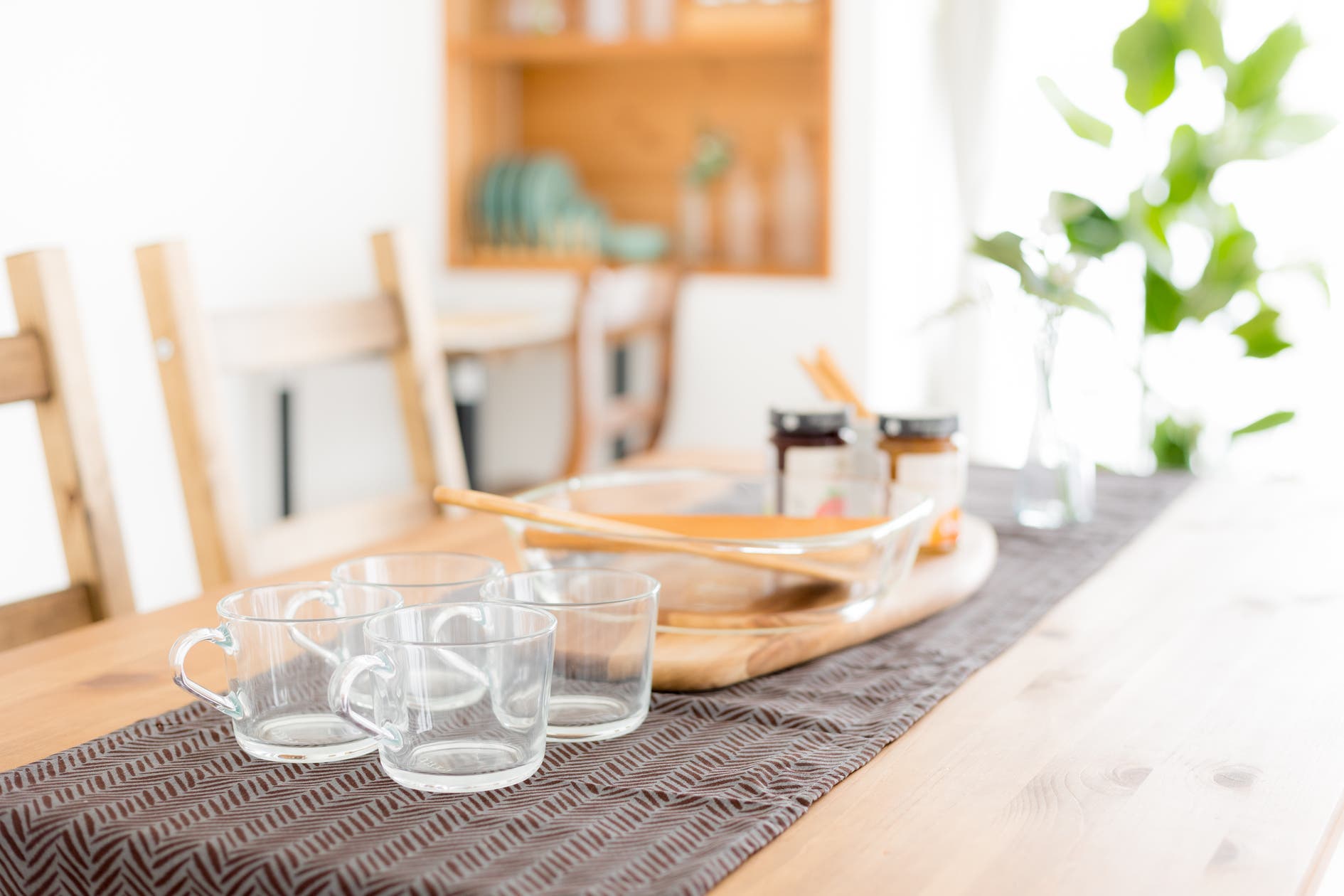 【代々木駅】3分！リーズナブルな自然光の入る白壁撮影スタジオ。家具や観葉植物が豊富でお家時間の再現やヨガ撮影にオススメ！の写真10