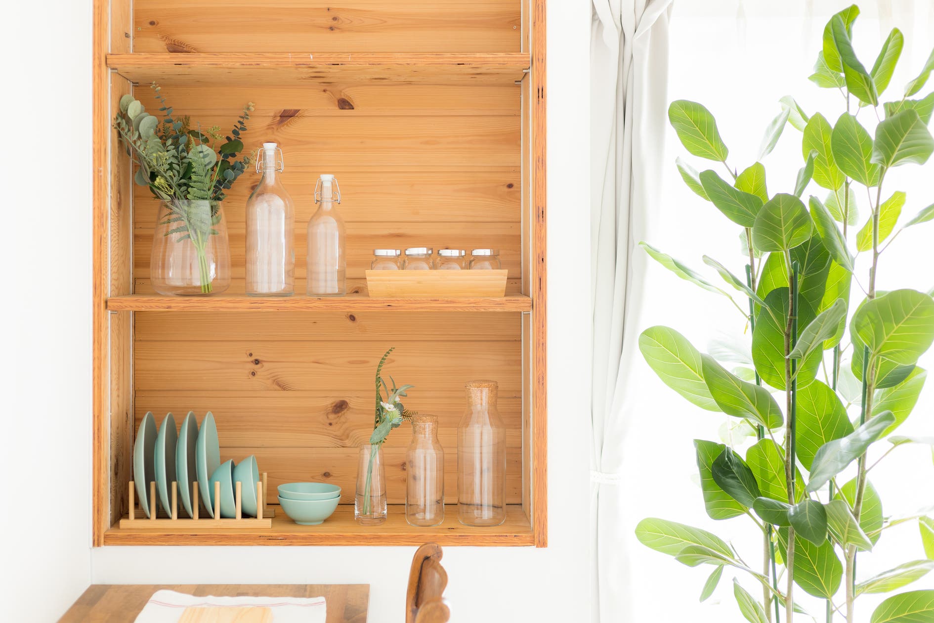 【代々木駅】3分！リーズナブルな自然光の入る白壁撮影スタジオ。家具や観葉植物が豊富でお家時間の再現やヨガ撮影にオススメ！の写真13