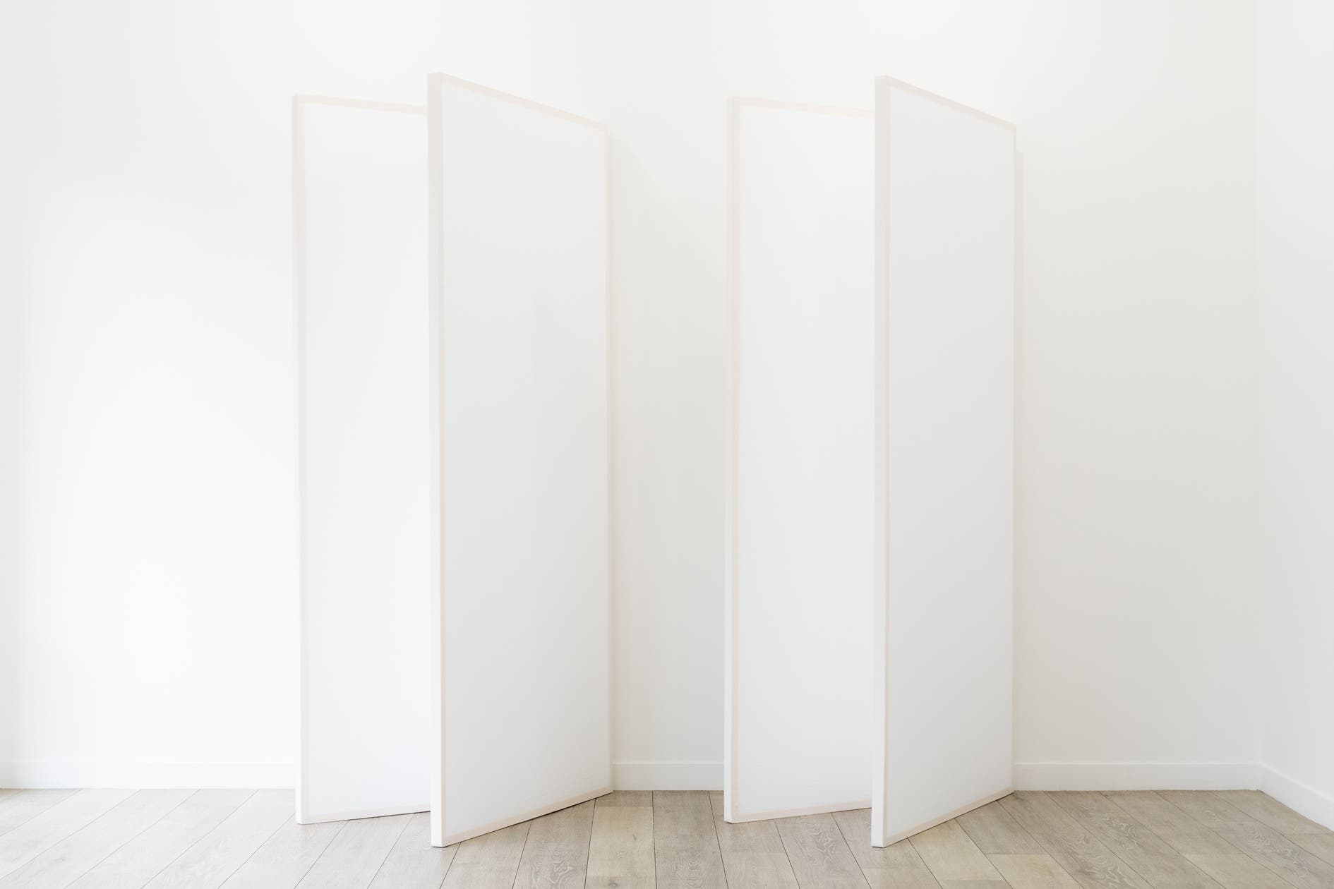 【代々木駅】3分！リーズナブルな自然光の入る白壁撮影スタジオ。家具や観葉植物が豊富でお家時間の再現やヨガ撮影にオススメ！の写真26