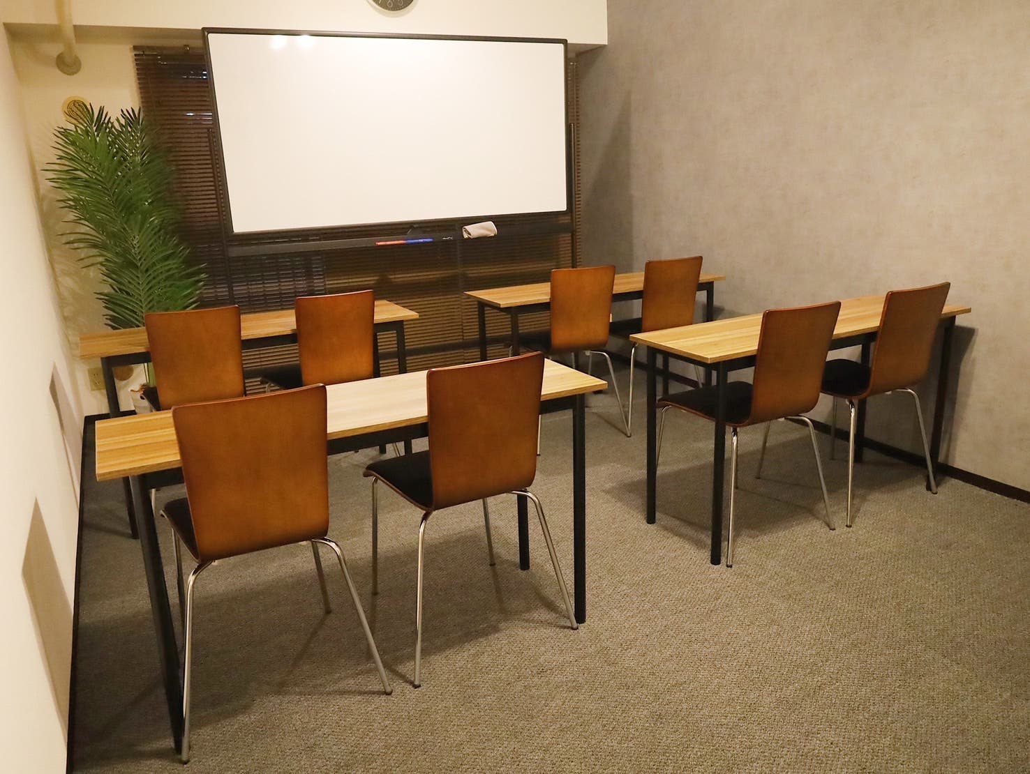 「高田馬場駅 徒歩2分🚶！大型モニター、プロジェクター完備で会議やセミナーに最適👥✨」の写真12