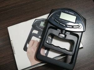 アナログゲーム類＆簡易体力測定器具一式(握力計や長座体前屈計など)の画像1