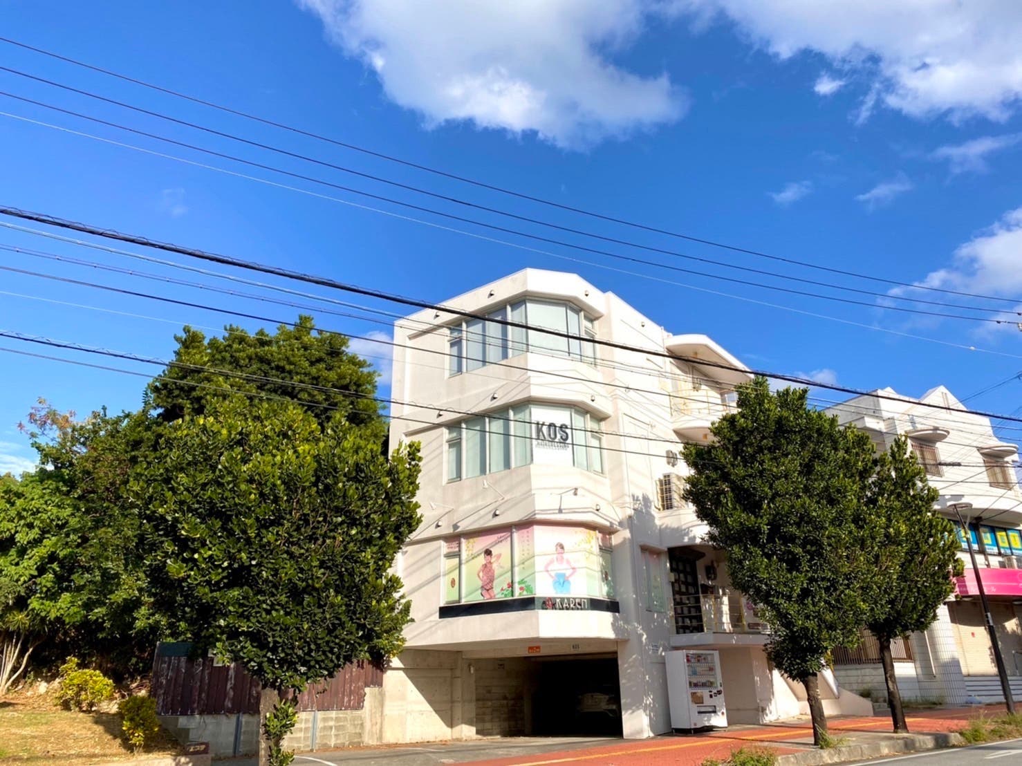 〈沖縄県宜野湾〉天井高270cm72平米の広々とした撮影エリアを３スペース備えた洋風フォトスタジオの写真19