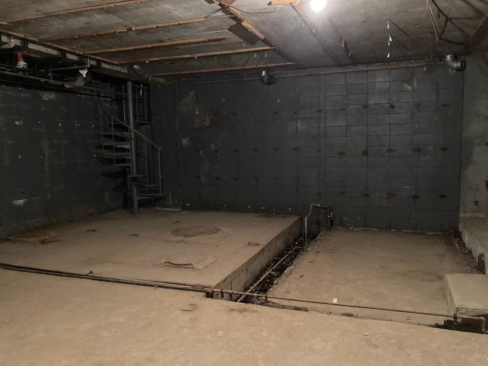 激レア！廃墟スペース！屋上スペースも！の写真6