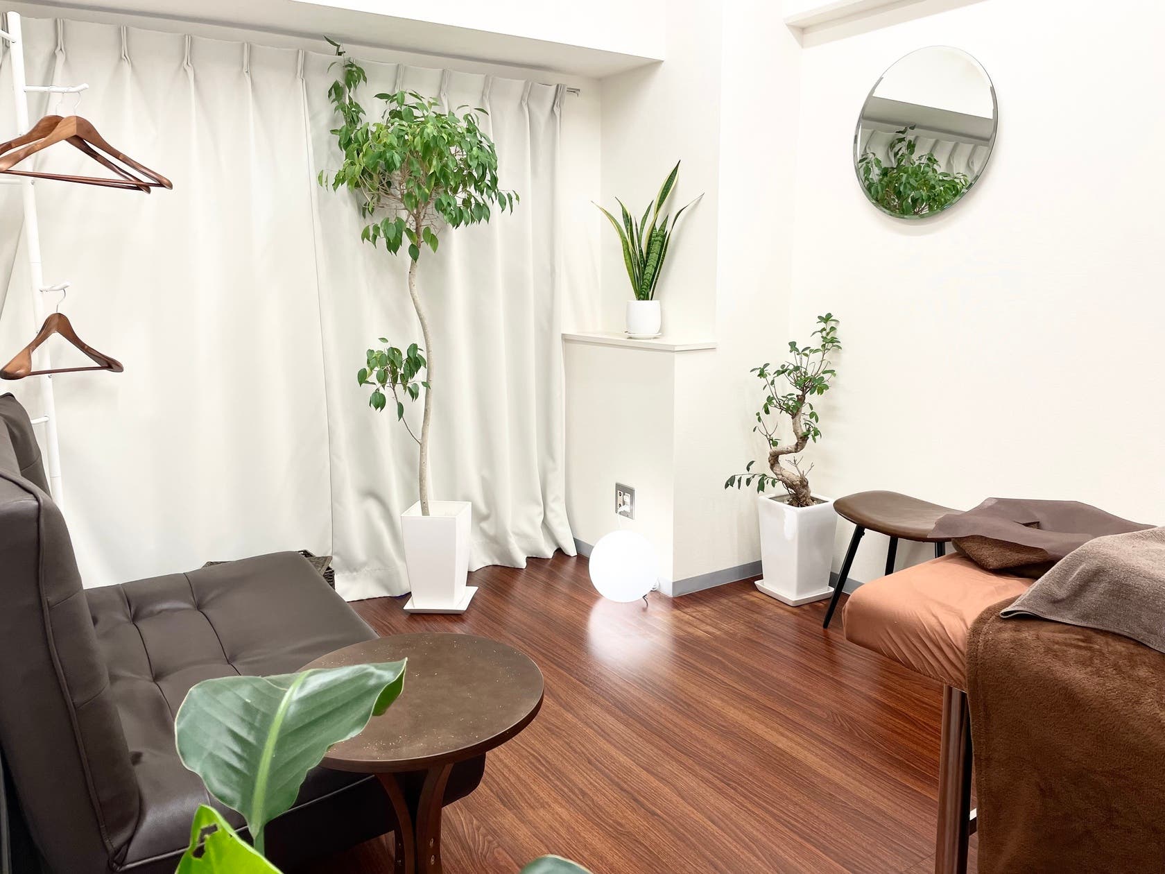 西新宿徒歩2分✨ヒートマット完備✨静かな落ち着いた雰囲気のサロンの写真2