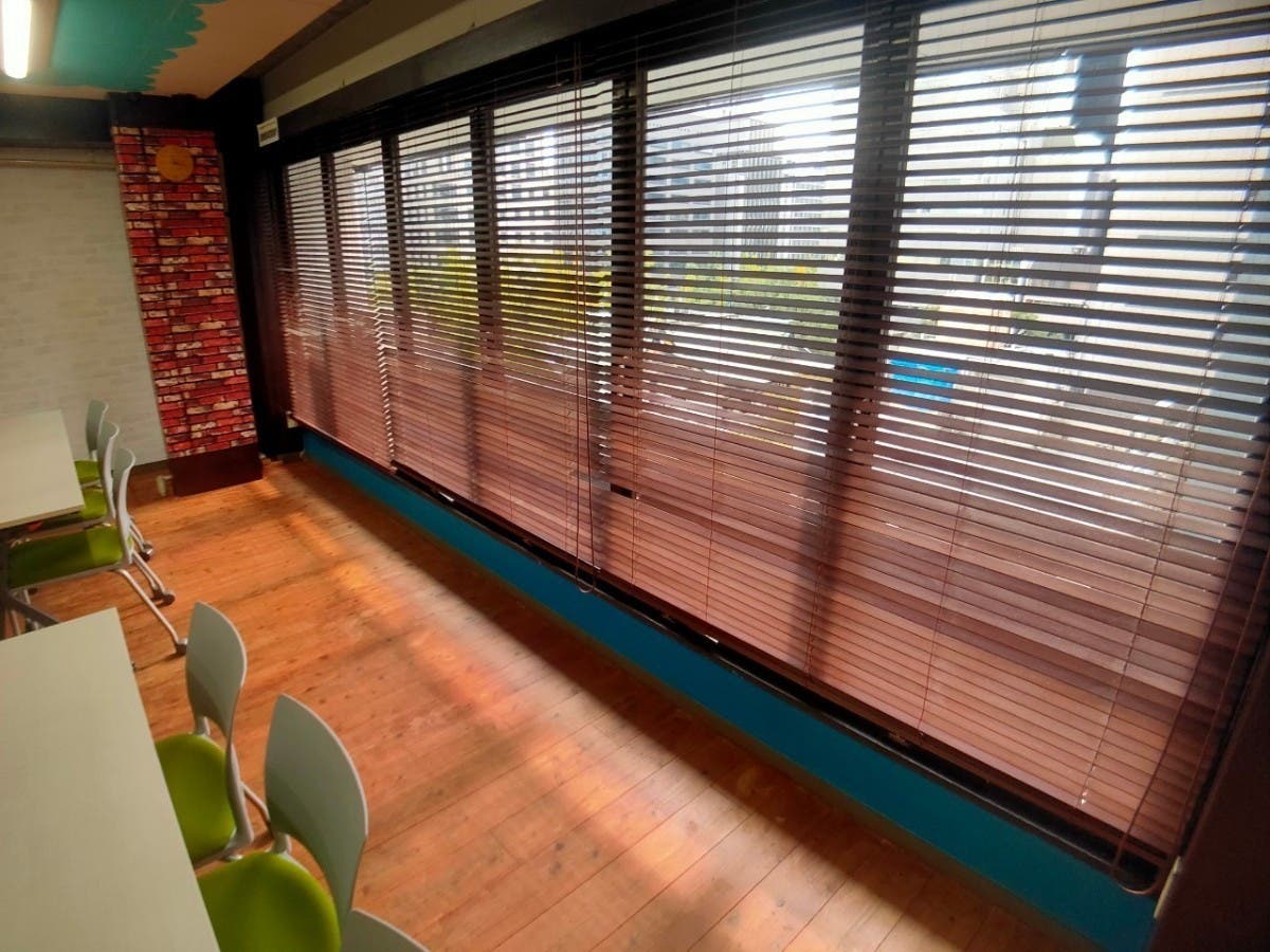 心斎橋駅から徒歩８分。週末長時間50%オフ！！【wifi、鏡、モニター、ホワイトボード、整体ベッド2台、ヨガマット】の写真7