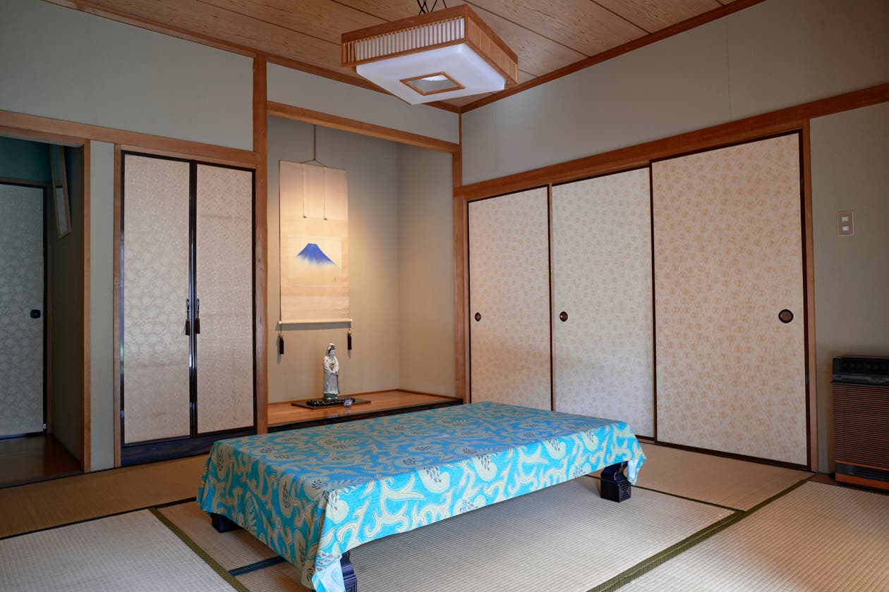 【小鳥庭コトリバ松大東京】明大前のキッチン・和室・庭付きレトロな一軒家。１フロア140㎡で部屋数多く一度に様々なシーンが撮影可能の写真13