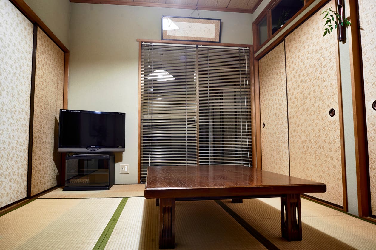 【小鳥庭コトリバ松大東京】明大前のキッチン・和室・庭付きレトロな一軒家。１フロア140㎡で部屋数多く一度に様々なシーンが撮影可能の写真20