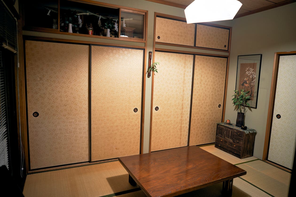 【小鳥庭コトリバ松大東京】明大前のキッチン・和室・庭付きレトロな一軒家。１フロア140㎡で部屋数多く一度に様々なシーンが撮影可能の写真4