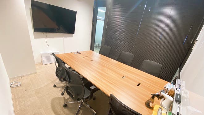 横浜駅徒歩6分!6名会議室 高速wifi/60インチモニター完備 テレワークや会議等で是非!【STAYUP横浜】の写真2