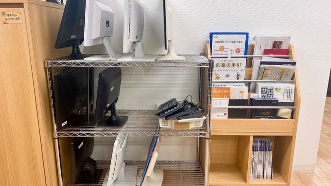 横浜駅徒歩6分!6名会議室 高速wifi/60インチモニター完備 テレワークや会議等で是非!【STAYUP横浜】の写真10