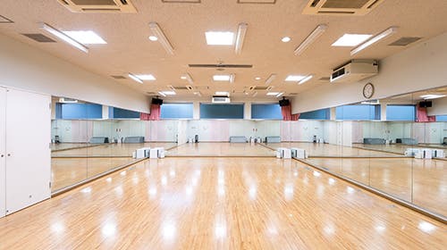 ダンスやヨガなどのレッスン、イベントなどでも活用可能!10m × 7mのスタジオです!の写真1