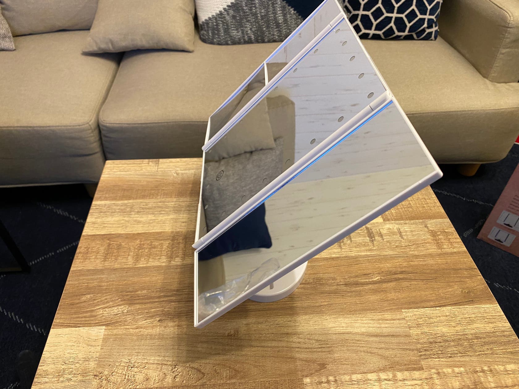 メイク用の鏡の画像1