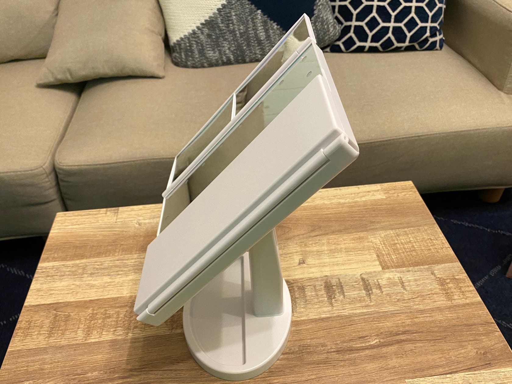 メイク用の鏡の画像2