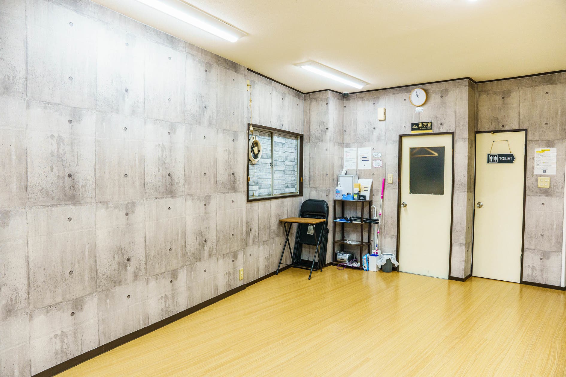 24時間営業！梅田中崎町地域最安値で当日予約可能のレンタルダンススタジオです。完全個室の全面鏡張でダンス練習ができます！の写真7