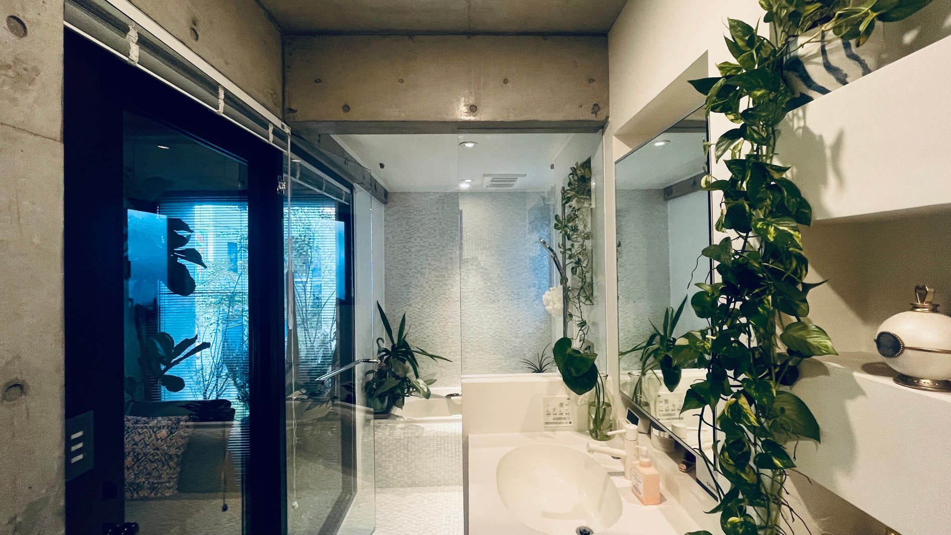 「85studio」渋谷区、幡ヶ谷駅から徒歩12分のコンクリート打ち放しの撮影スタジオの写真6