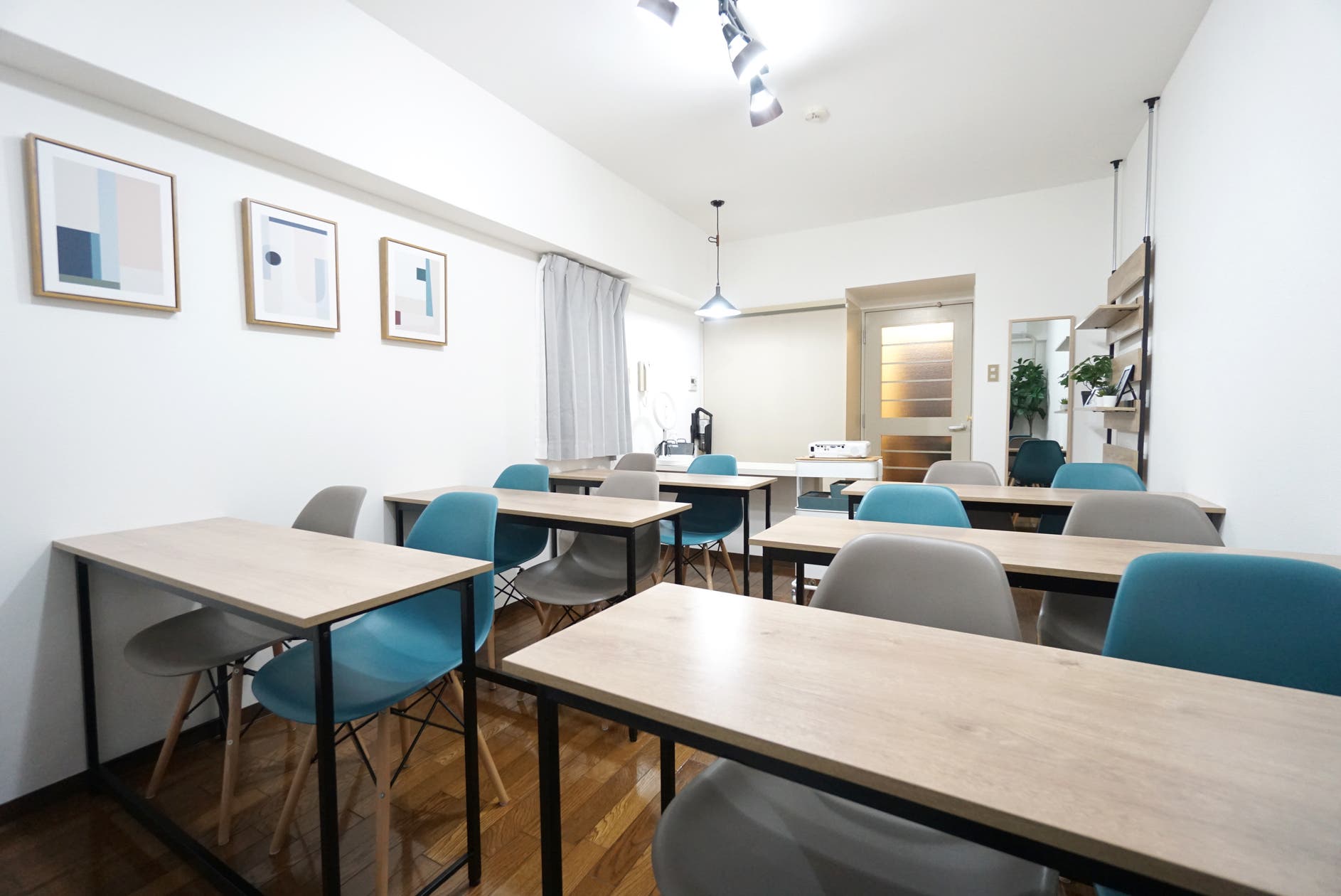 【マイスぺ２４芦屋スペース】NEW貸会議室14名可★JR芦屋駅徒歩3分★WiFi・プロジェクター無料★WEB面談・ZOOM会議の写真5