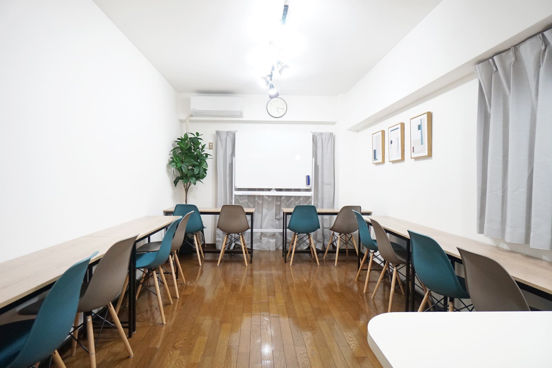 【マイスぺ２４芦屋スペース】NEW貸会議室14名可★JR芦屋駅徒歩3分★WiFi・プロジェクター無料★WEB面談・ZOOM会議の写真6