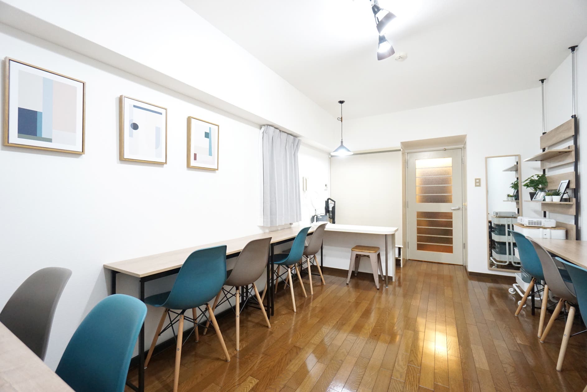 【マイスぺ２４芦屋スペース】NEW貸会議室14名可★JR芦屋駅徒歩3分★WiFi・プロジェクター無料★WEB面談・ZOOM会議の写真7