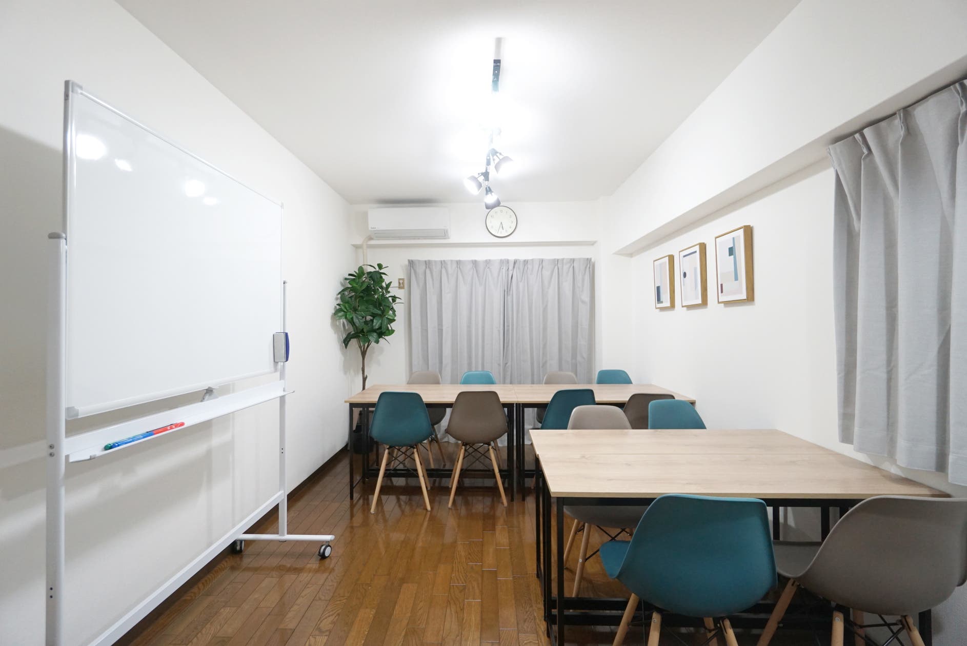 【マイスぺ２４芦屋スペース】NEW貸会議室14名可★JR芦屋駅徒歩3分★WiFi・プロジェクター無料★WEB面談・ZOOM会議の写真8