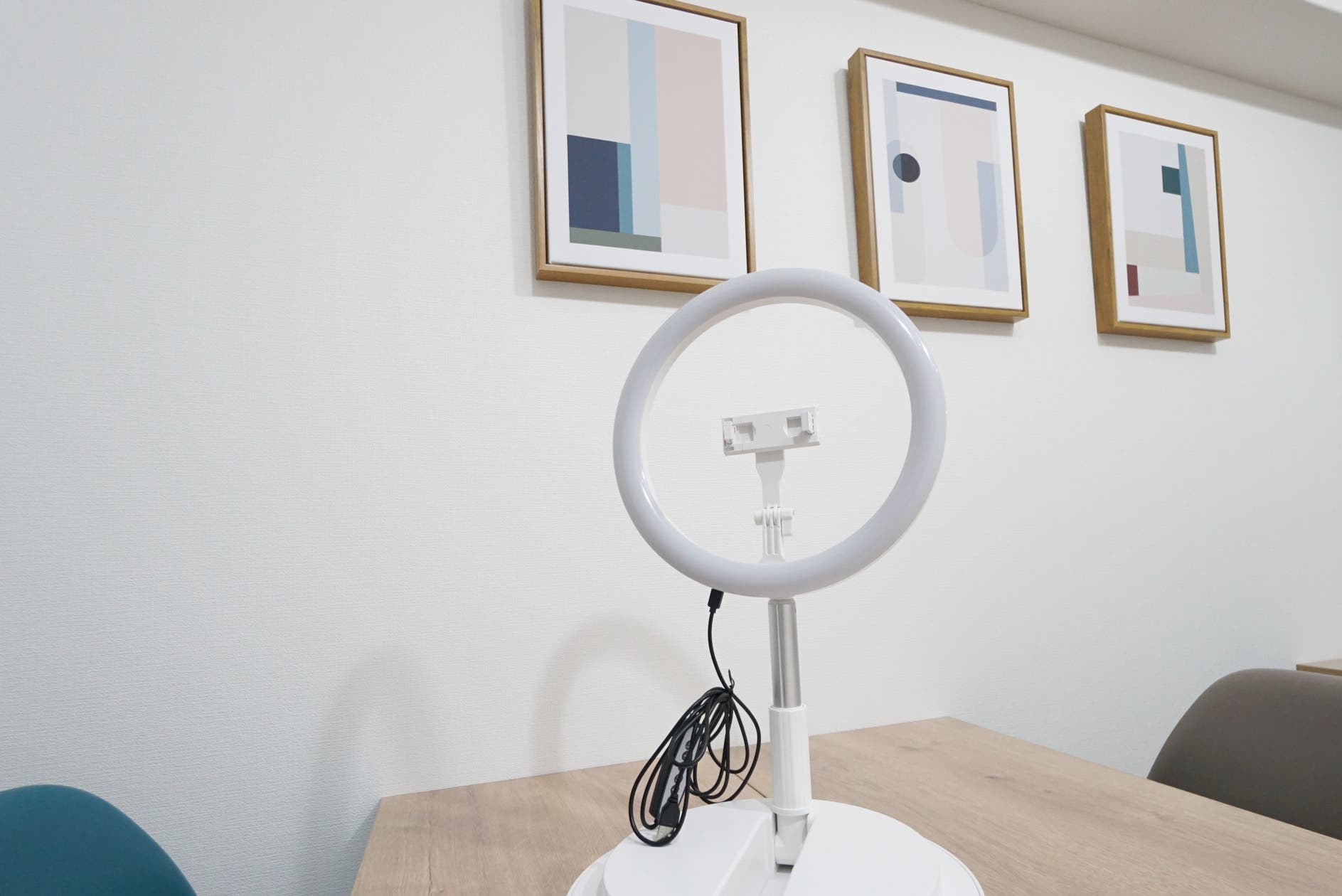 【マイスぺ２４芦屋スペース】NEW貸会議室14名可★JR芦屋駅徒歩3分★WiFi・プロジェクター無料★WEB面談・ZOOM会議の写真14