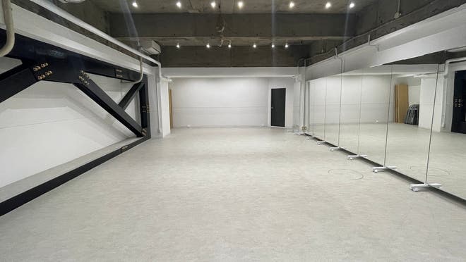 【駅近!おしゃれで開放感のあるスタジオ】リハーサルやワークショップ・各種レッスンに最適!の写真3